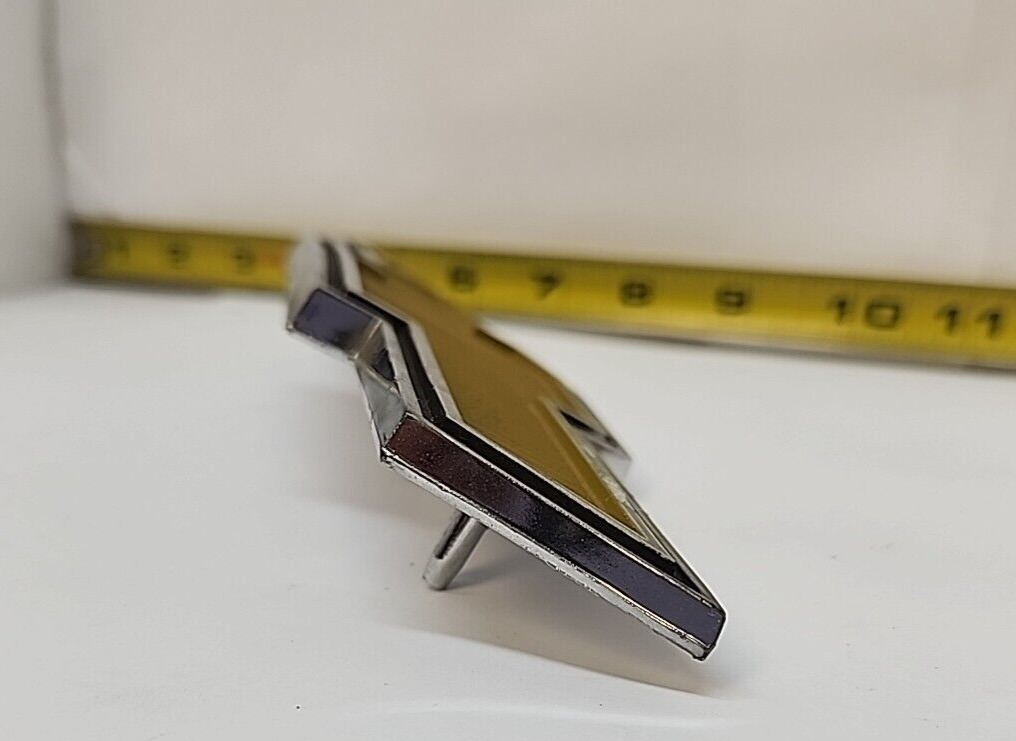 OEM GM Grille Emblem 715625 1983-84 Chevrolet 60 Series B60 School Bus ...