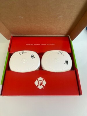 First Alert 2-in-1 Smoke & Carbon Monoxide Alarms with Voice Alerts - 2 ...