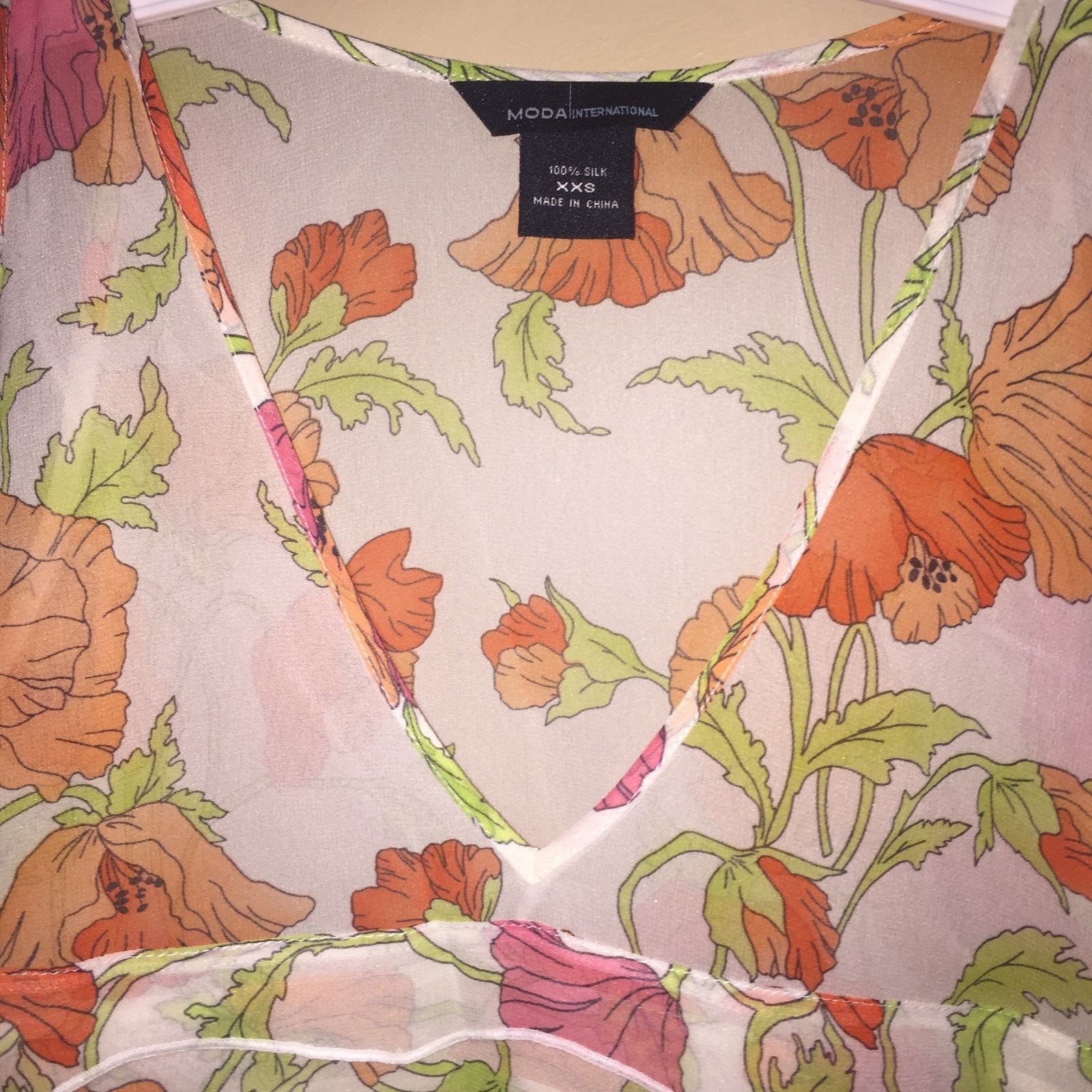 MODA INTERNATIONAL Floral silk top SZ XXS SLEEVELESS V-NECK | eBay