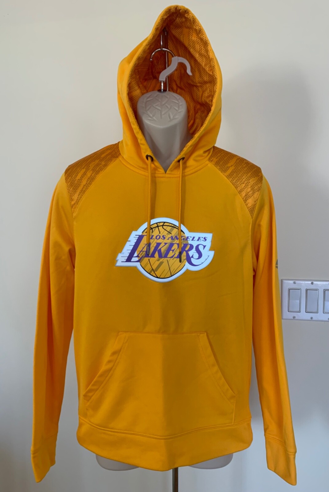 Majestic Los Angeles LAKERS NBA Basketball Yellow Hoo… - Gem