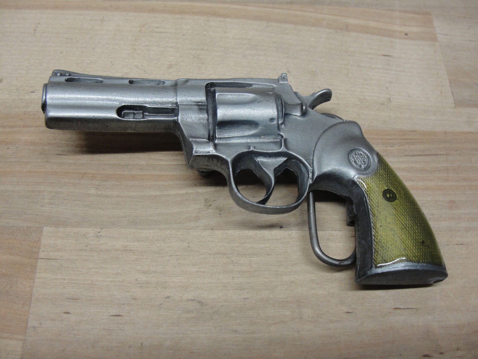 1978 BERGAMOT BRASS WORKS HAND GUN REVOLVER BELT BUCK… - Gem