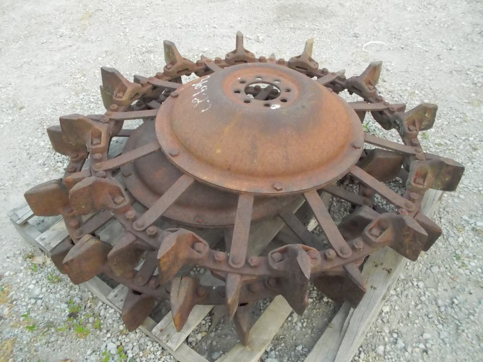 Ford 8N Tractor rear wheel center hub tip toe steel wheels SUPER RARE ...