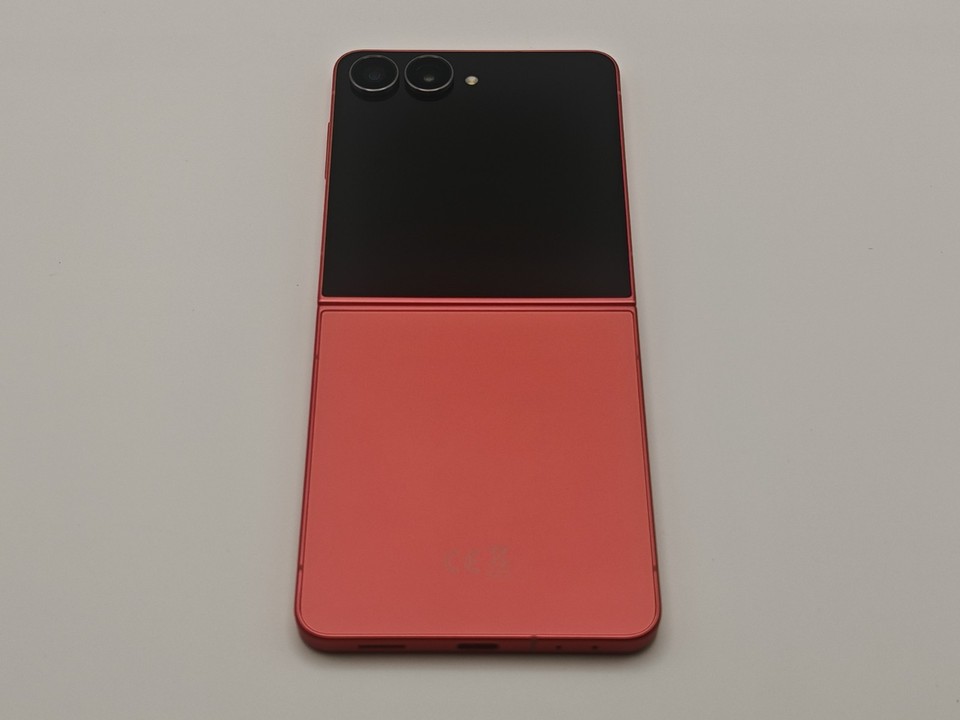 Samsung Galaxy Z Flip7 - Coral Red - 256GB - Mint Condition | eBay UK