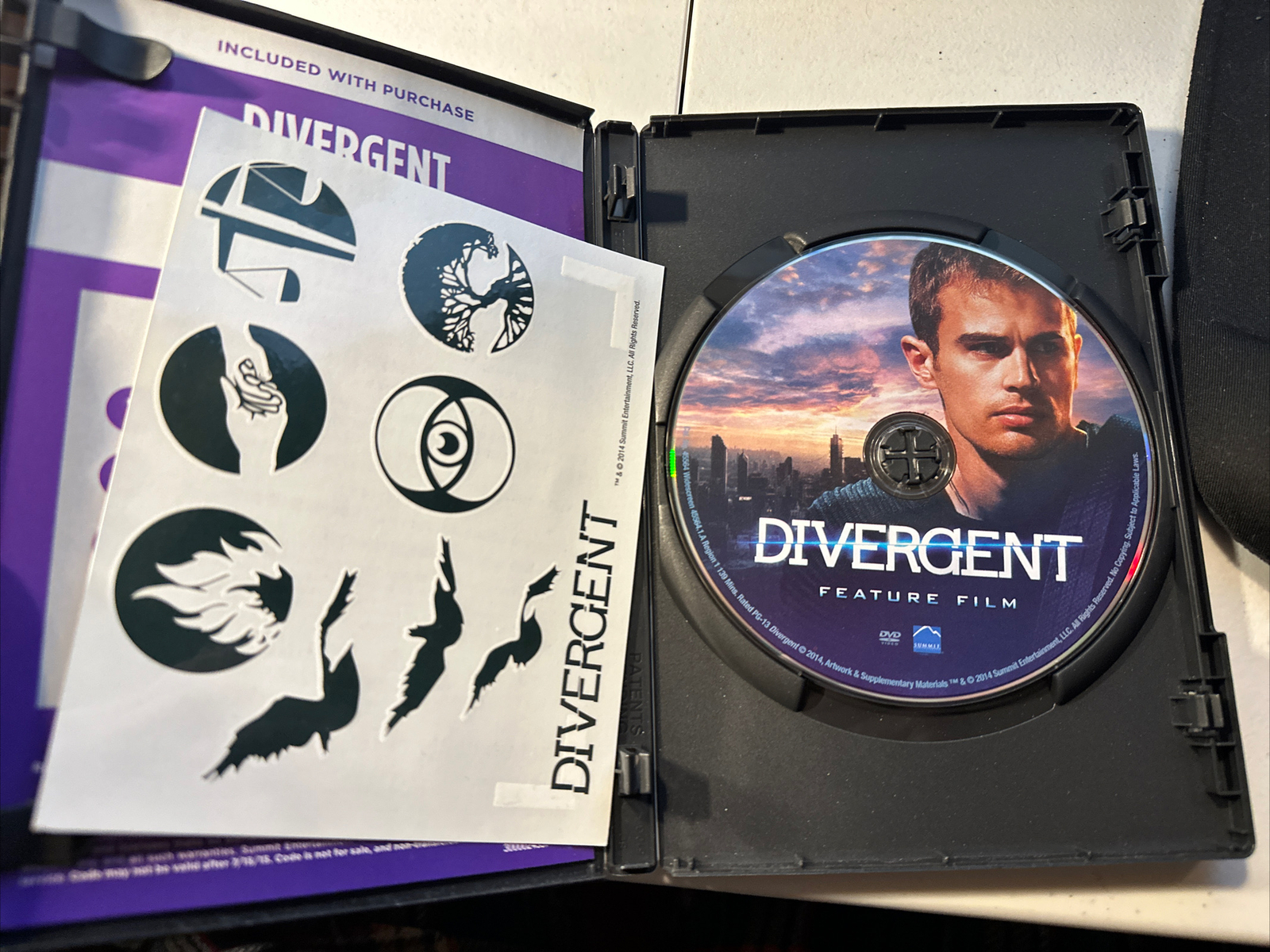 Divergent [DVD + Digital] GREAT CONDITION W/SLEEVE | eBay