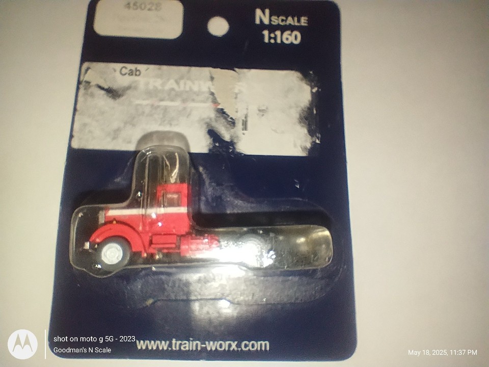 Trainworx 45028 N Scale Peterbilt 280 White & Red Owner Operator Truck ...