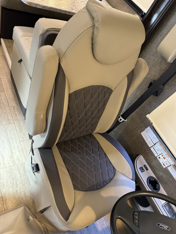 2019 Thor Challenger 37TB - BUNK BEDS! | eBay