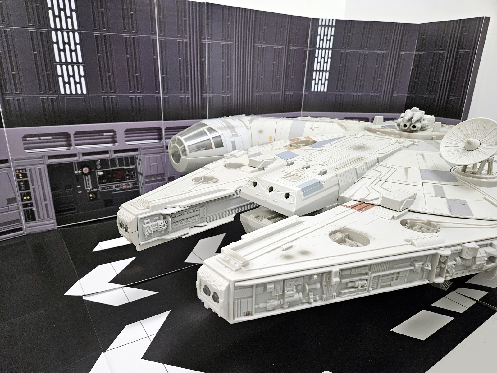 Giant Death Star Hangar Backdrop Playset 3.75 Star Wars Hasbro Kenner ...