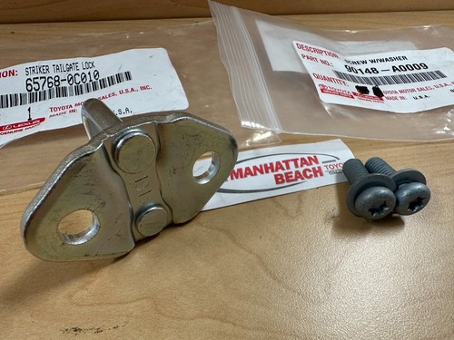 00-21 TUNDRA REAR TAILGATE LOCK STRIKER 65768-0C010 & 2,90148-A0009 | eBay