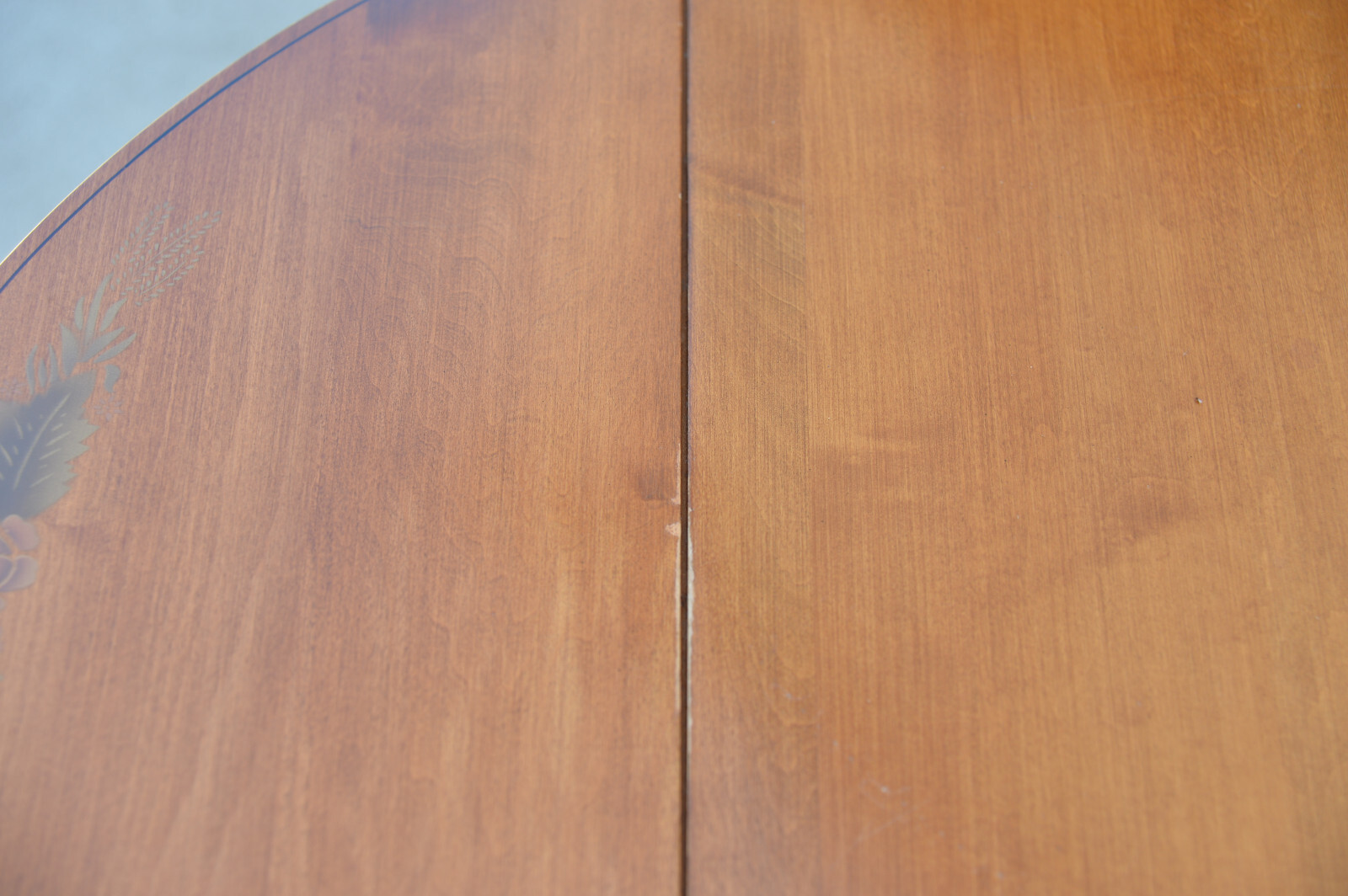 Hitchcock Maple "Apprentice" Dining Room Table with 4 Matching Chairs ...