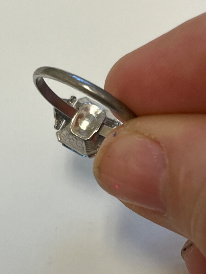 Vintage signed Uncas ornate cut blue glass silver-tone ring pat pend ...