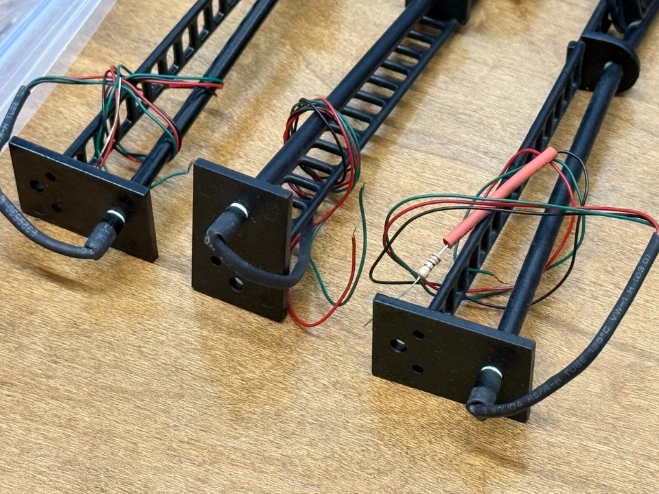 4x O-scale Model Train Block Signals 3 Aspects - with wiring | eBay