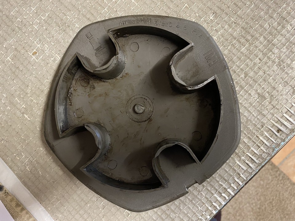 Vauxhall Nova Astra Cavalier wheel centre cap. 90138046 # JL 650 | eBay