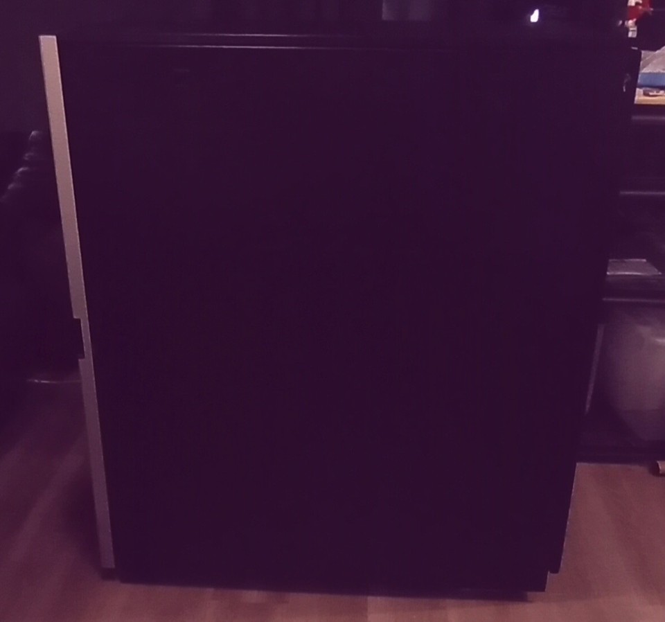 Dell 24u PowerEdge 2420 Enclosed Server Rack - Pickup Only | eBay