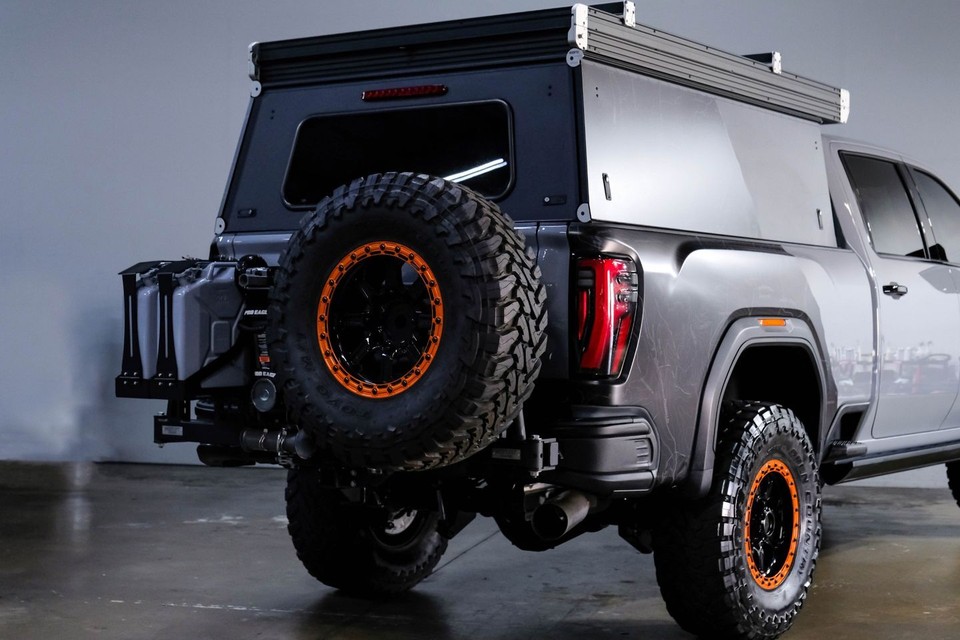 2024 GMC Sierra 2500 AT4X AEV EDITION 2.5" Lift 18" Innov8 38" Toyo M/T ...