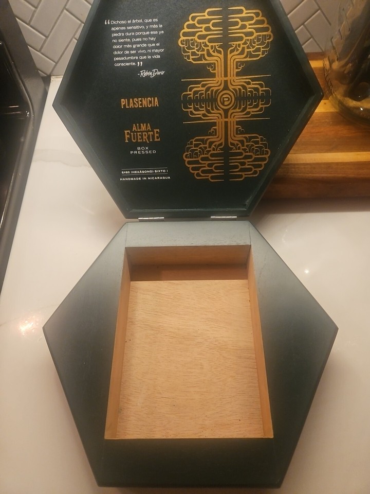 PLASENCIA CIGAR BOX OCTAGON 9.5"X8.5"X2.75" | eBay