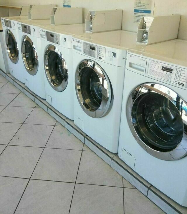 LG Coin-Op Front Load Washer, 20 lbs, Model: GCW1069QS, S/N ...