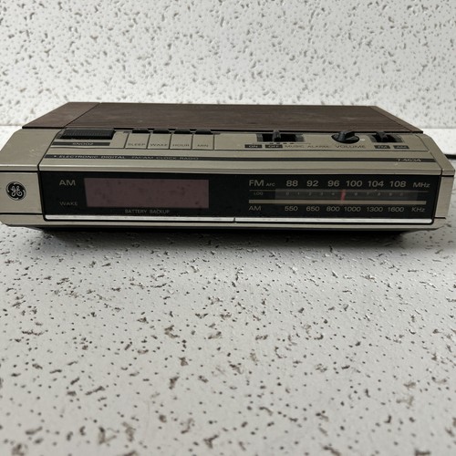 Vintage General Electric GE model number 7-4634B Clock Radio Wood Grain ...