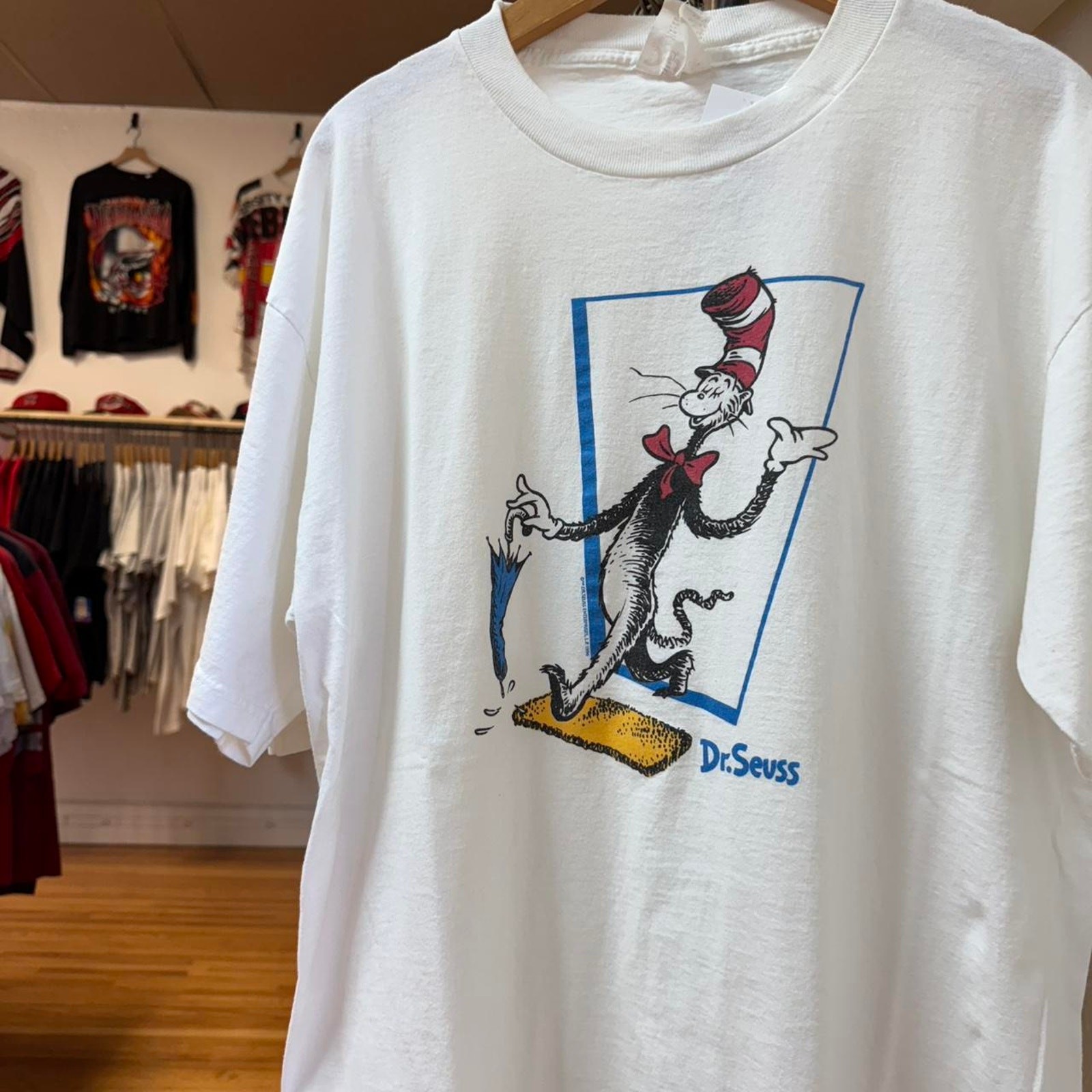 Vintage 90s Dr Seuss Reading Book Cat Cartoon T-Shirt - Gem