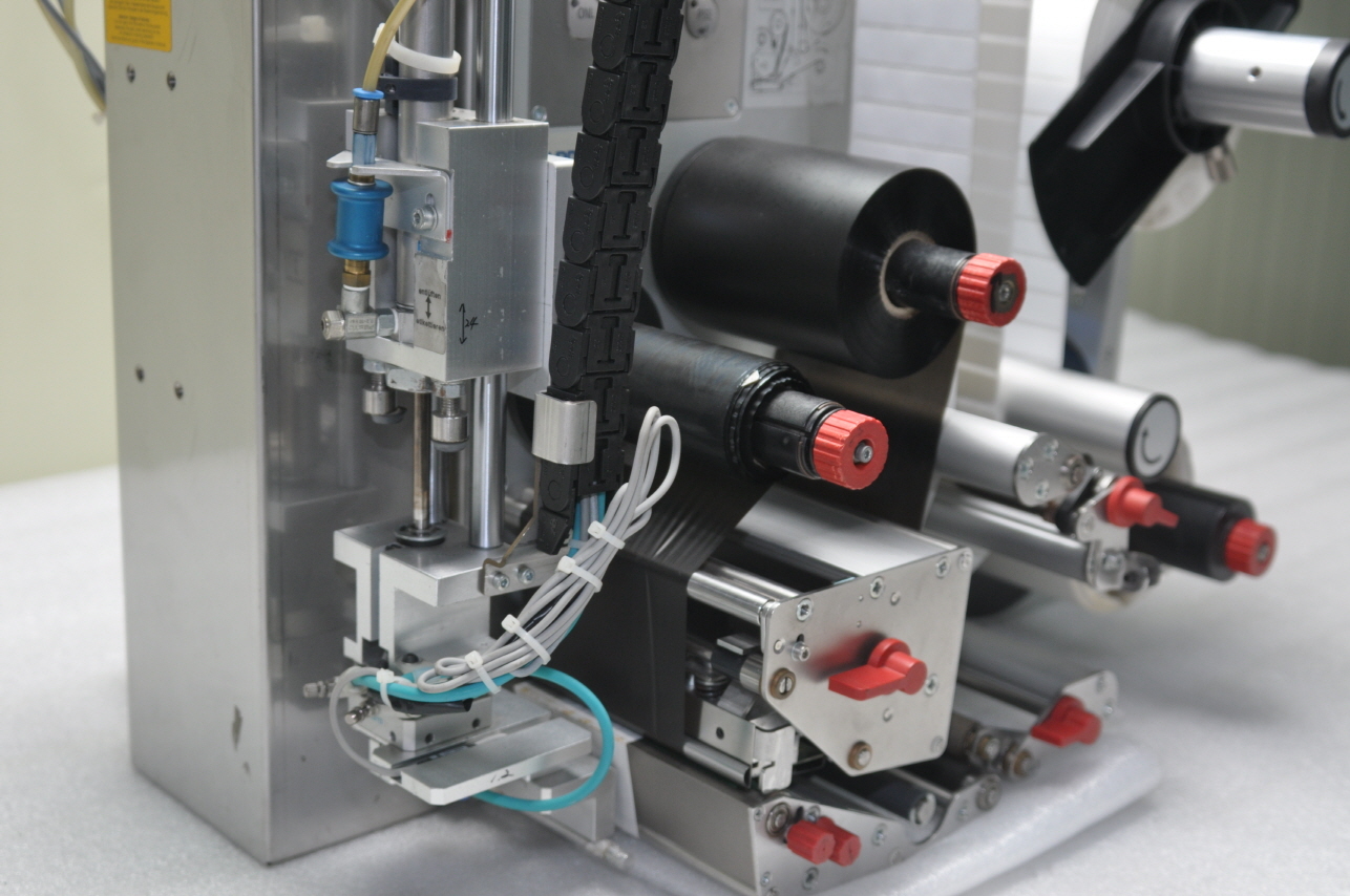 CAB Hermes 4F Industrial Label Printer and BRADY Tamp Applicator 4200 ...