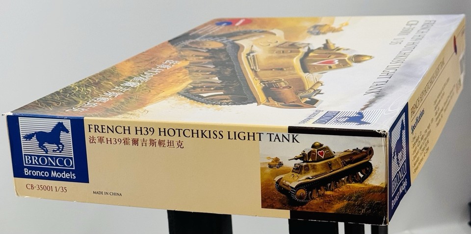 Bronco Models French H39 Hotchkiss Light Tank CB-35001 1:35 Scale Model ...