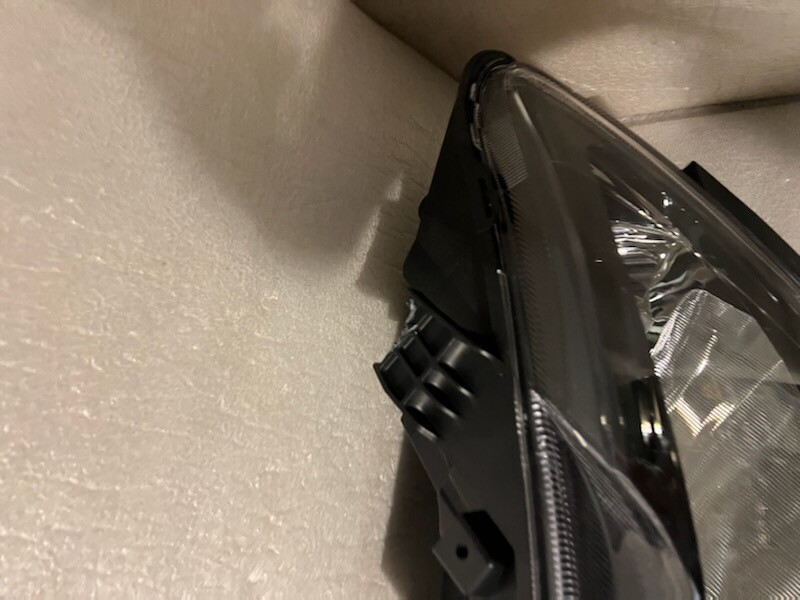 2017-2020 Chrysler Pacifica Driver Left Halogen Headlight 68228945AH OE ...