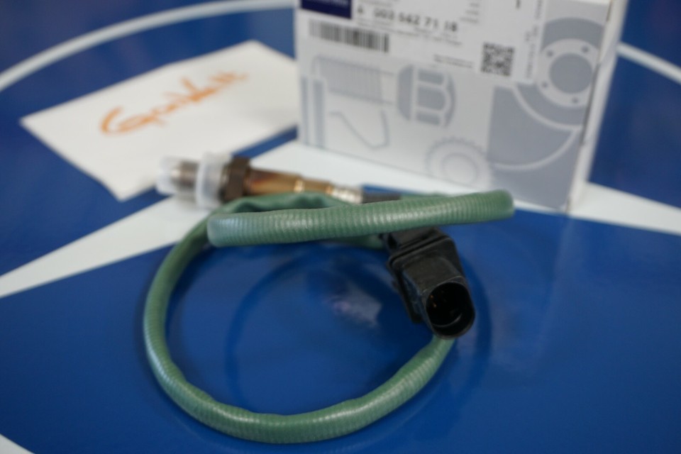 0035427118 Mercedes Benz OE Factory Genuine Oxygen Sensor Hose CLK ...