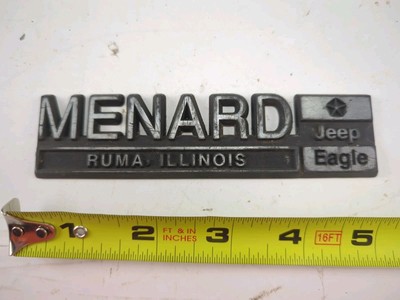 VINTAGE MENARD JEEP EAGLE RUMA IL CAR DEALER PLASTIC TRUNK EMBLEM LOGO ...