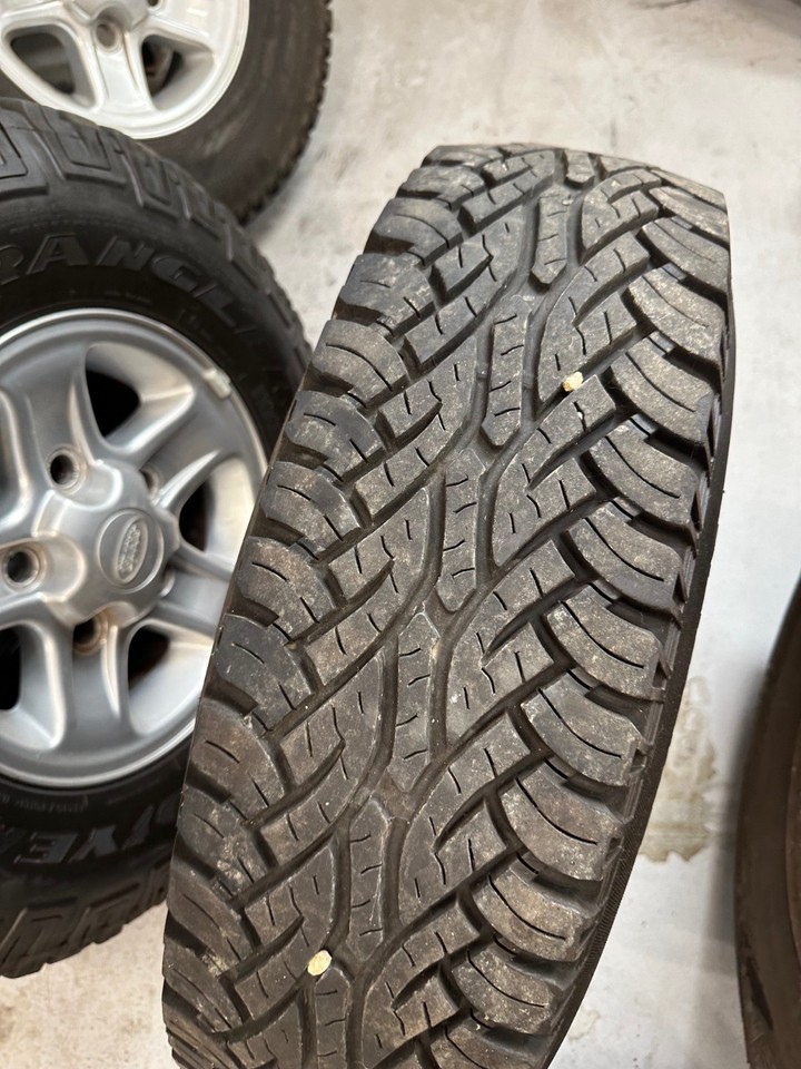 Land Rover Defender 16inch Boost Alloy Wheel + Continental 235/85R16 ...