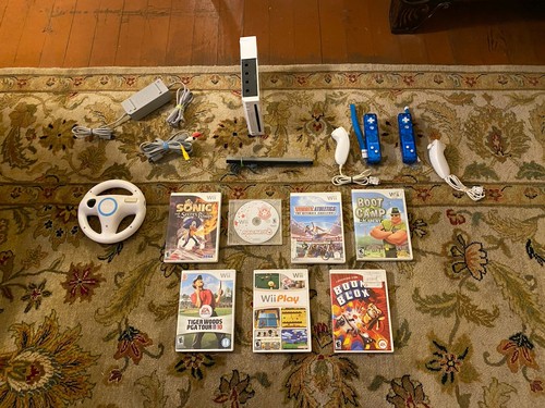 Wii Console W/All Cords, 2 Controllers, 2 Nunchucks & 7 Games (WORKS ...