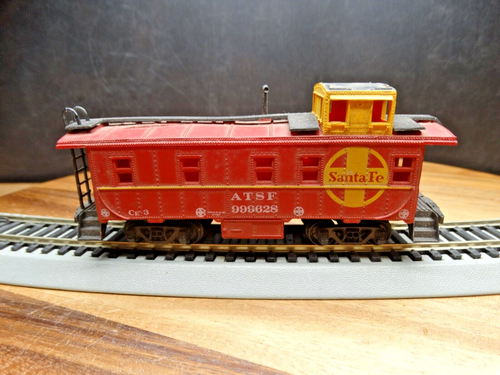 Bachmann HO Scale 34 Worn Santa Fe ATSF 999628 Ce-3 Rear Cupula Caboose ...