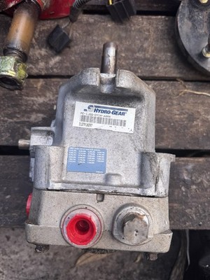 Exmark Turf Tracer X-Series RH Hydro Gear PE-1JQQ-DY1X-XXXX ...