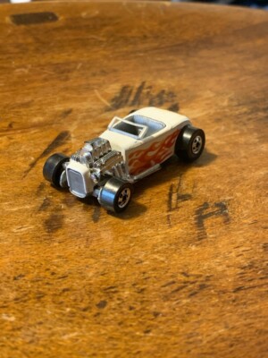HOT WHEELS WHITE '32 FORD STREET RODDER 1975 | eBay
