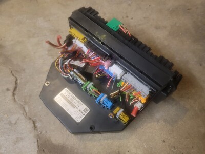 12-15 Mercedes W204 C63 AMG C300 C350 Front SAM Module Relay Fuse Box ...