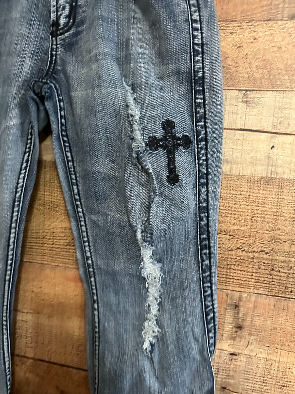 Women’s Cowgirl Tuff Victory Block Distressed Crosses… - Gem