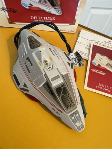 Hallmark Keepsake Ornament Star Trek Voyager Delta Flyer Light & Voice ...