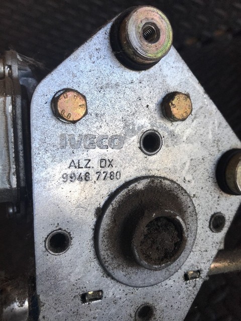 IVECO Cursor 2001 Jahr RHD Tür vorne rechts Fensterheber mit Motor ...