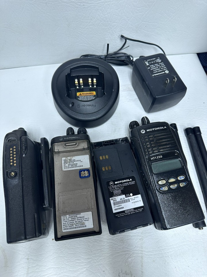 3x Motorola HT1250 136-174 MHz VHF Two Way Radio AAH25KDF9AA5AN W ...