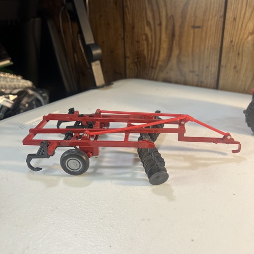 ERTL CASE IH MAGNUM 305 TRACTOR W/ DISC RIPPER 1:32 EUC | eBay