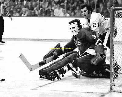 GARY INNESS Big KICK SAVE vs Bruins 8x10 Photo PITTSBURGH PENGUINS Star ...