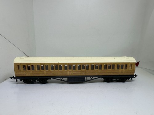 Grafar (Graham Farish) OO Gauge Railways 10622 Composite Coach LNER ...