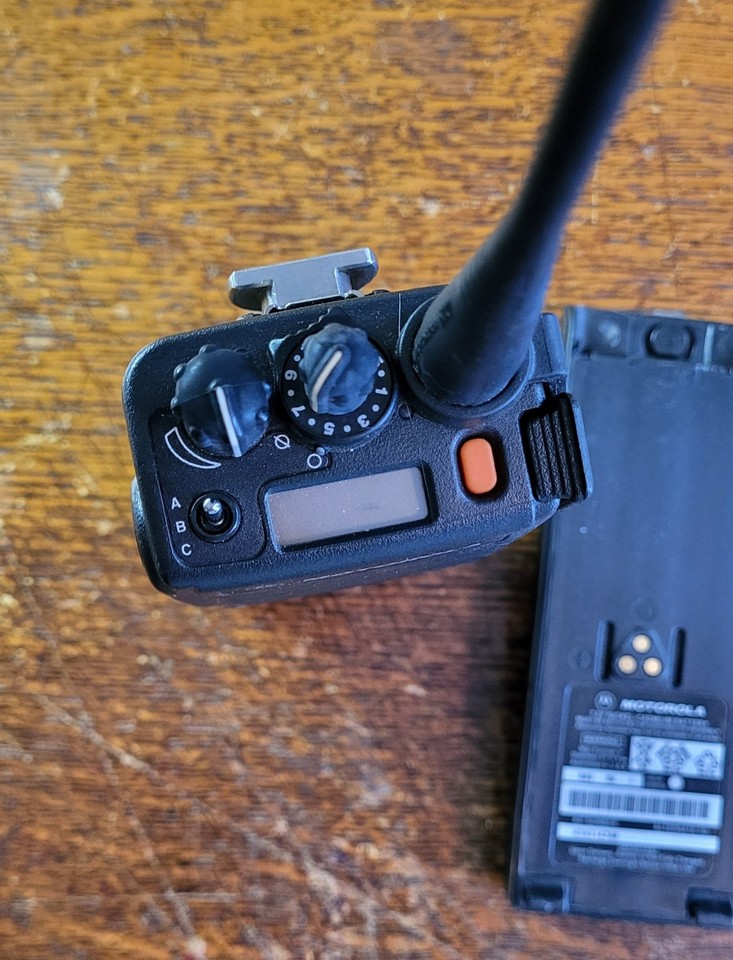 Motorola MTS 2000 FLASHport Portable Radio w/ 2 Batteries | eBay