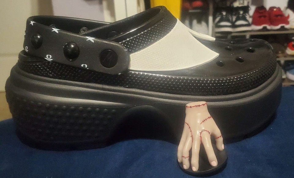 CROCS Wednesday Addams Family Stomp Clog Unisex with Jibbitz Men's ...