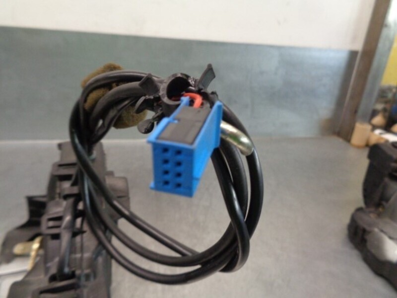 2117300635 systeme condamnation arriere droit pour MERCEDES-BENZ CLASE ...