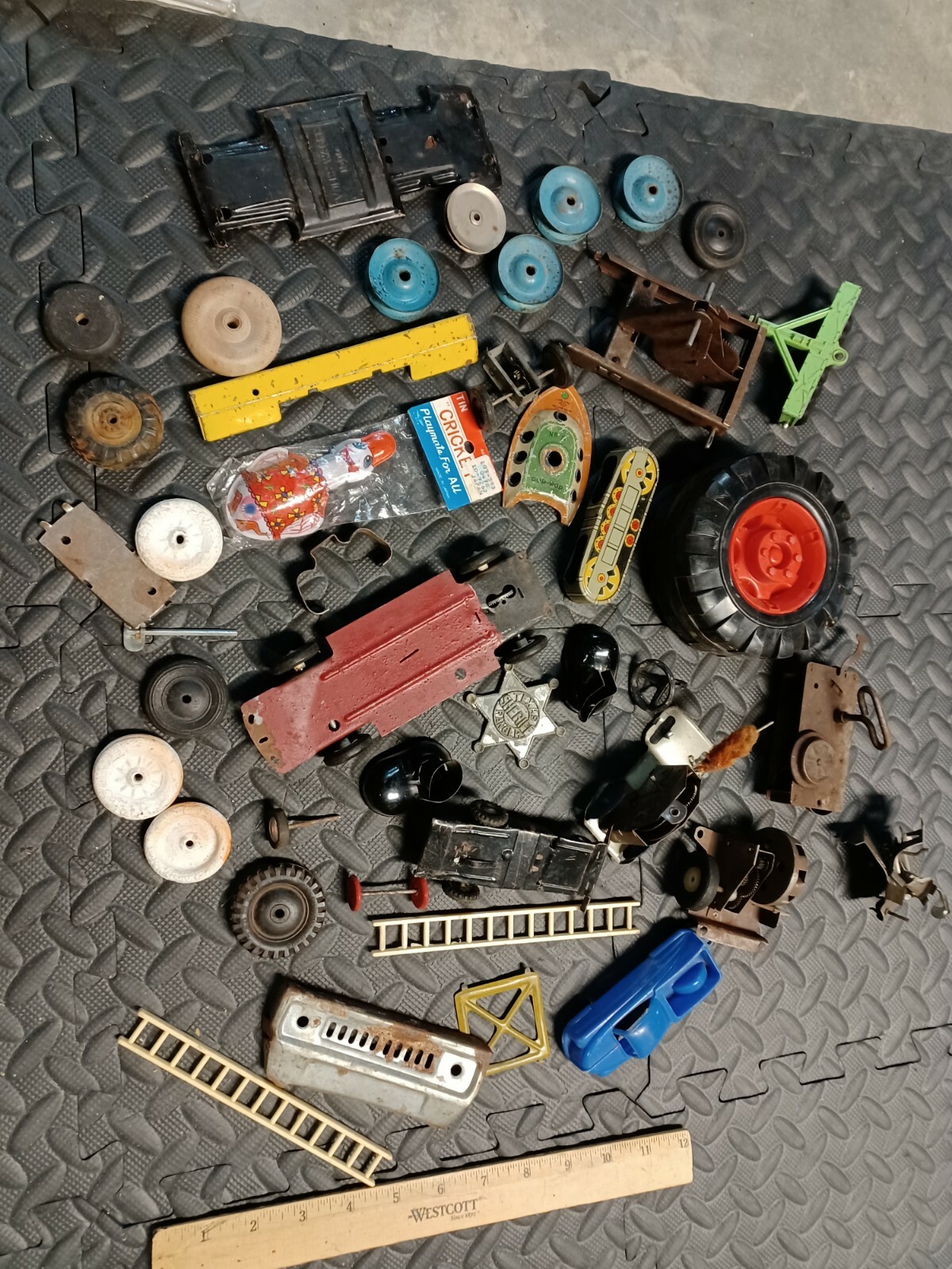 Vintage Tin Toys Marx Wyandotte Structo Tonka Japan Tin Toy Parts Lot ...