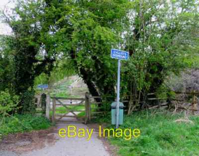 Photo 6x4 Cyclists dismount Gunthorpe/SK8605 The Rutland Circuit goes ...