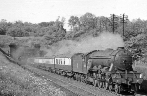 PHOTO LNER A3 PACIFIC NO. 60065 KNIGHT OF THISTLE BETWEEN THE WELWYN ...