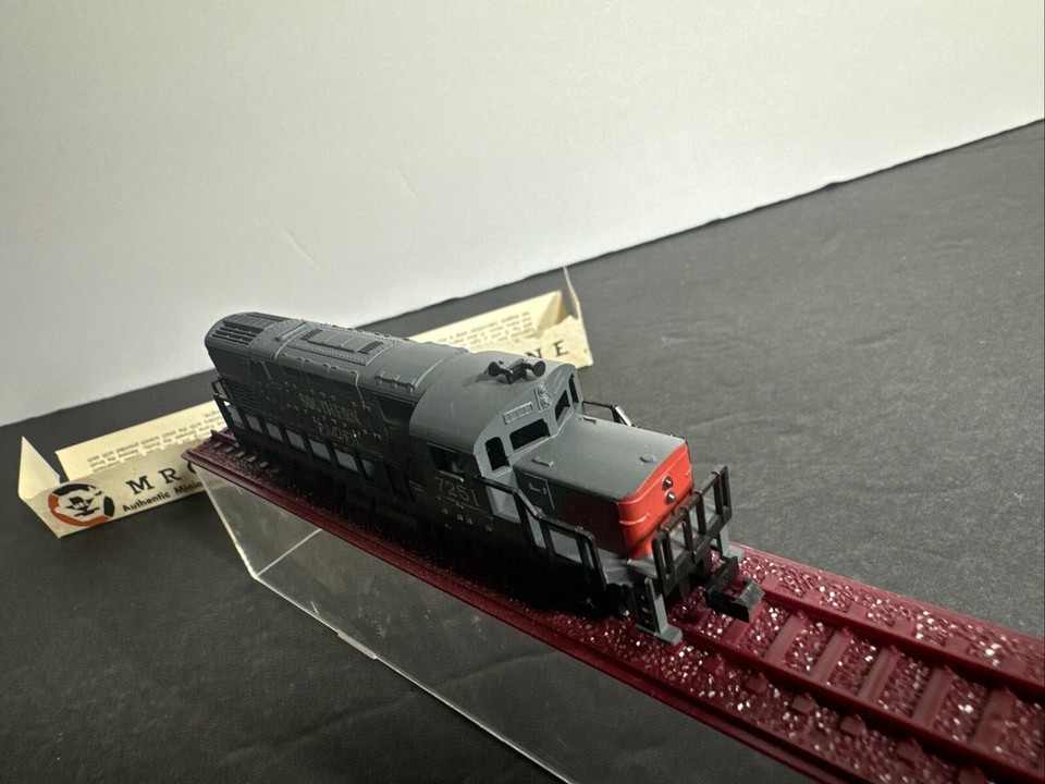 N-scale Alco C420 Southern Pacific Locomotive 7251 #46 | eBay
