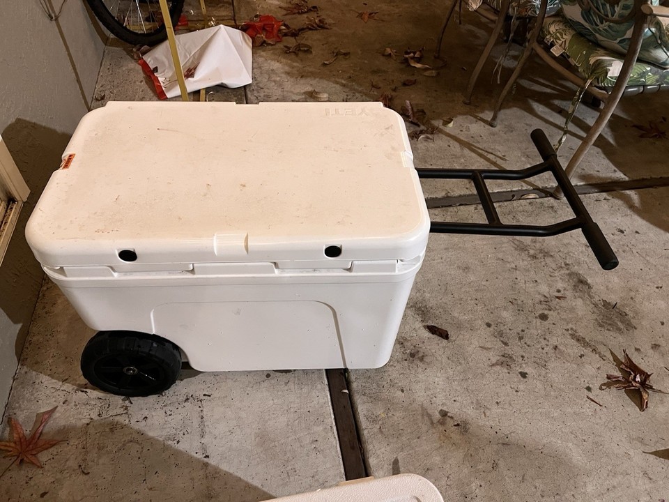 YETI Wheeled Ice Chest Cooler White Plastic Heavy Duty Handle Drain ...