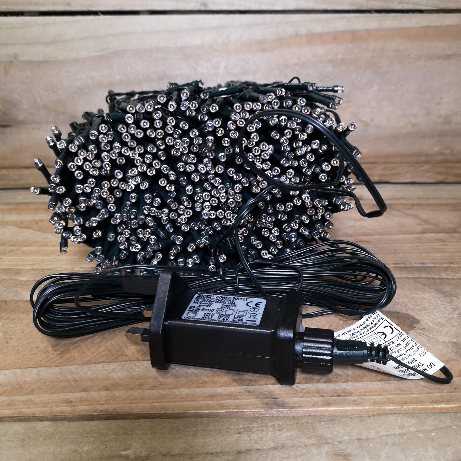 1000 LED 80m Premier Christmas Outdoor 8 Function Lights in Cool White ...