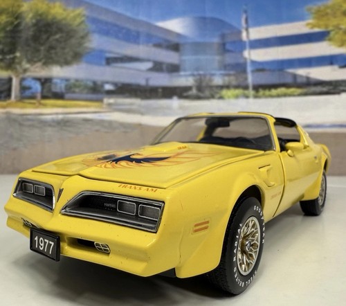 Franklin Mint 1977 Pontiac Trans Am Coupe Yellow RARE LE 1:24 ...